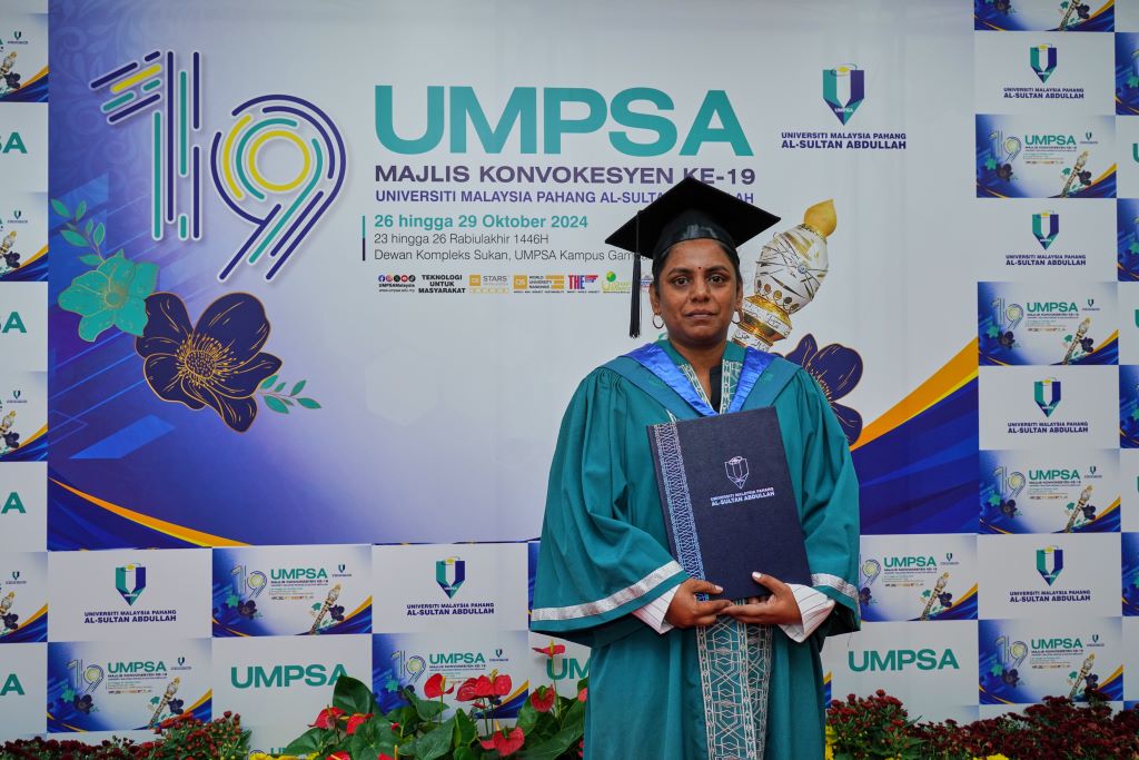 Gokilavani A single mother successfully earns her degree | UMPSA News